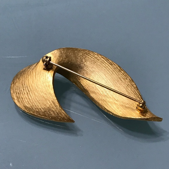 Jewelry | Gold Color Brooch | Poshmark